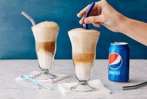 "Pepsi float" - czyli szklanka pepsi z gałką lodów waniliowych. Hit czy ...