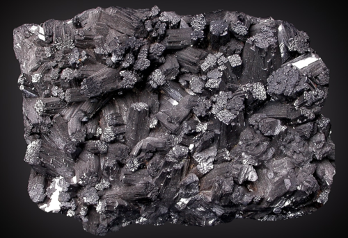 Manganit Nazwa pochodzi od składu chemicznego tego minerału [γ-MnO(OH ...